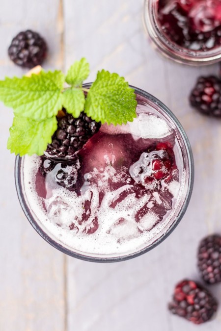 Blackberry Jammin’ Gin Cocktail + GIVEAWAY | Southern FATTY